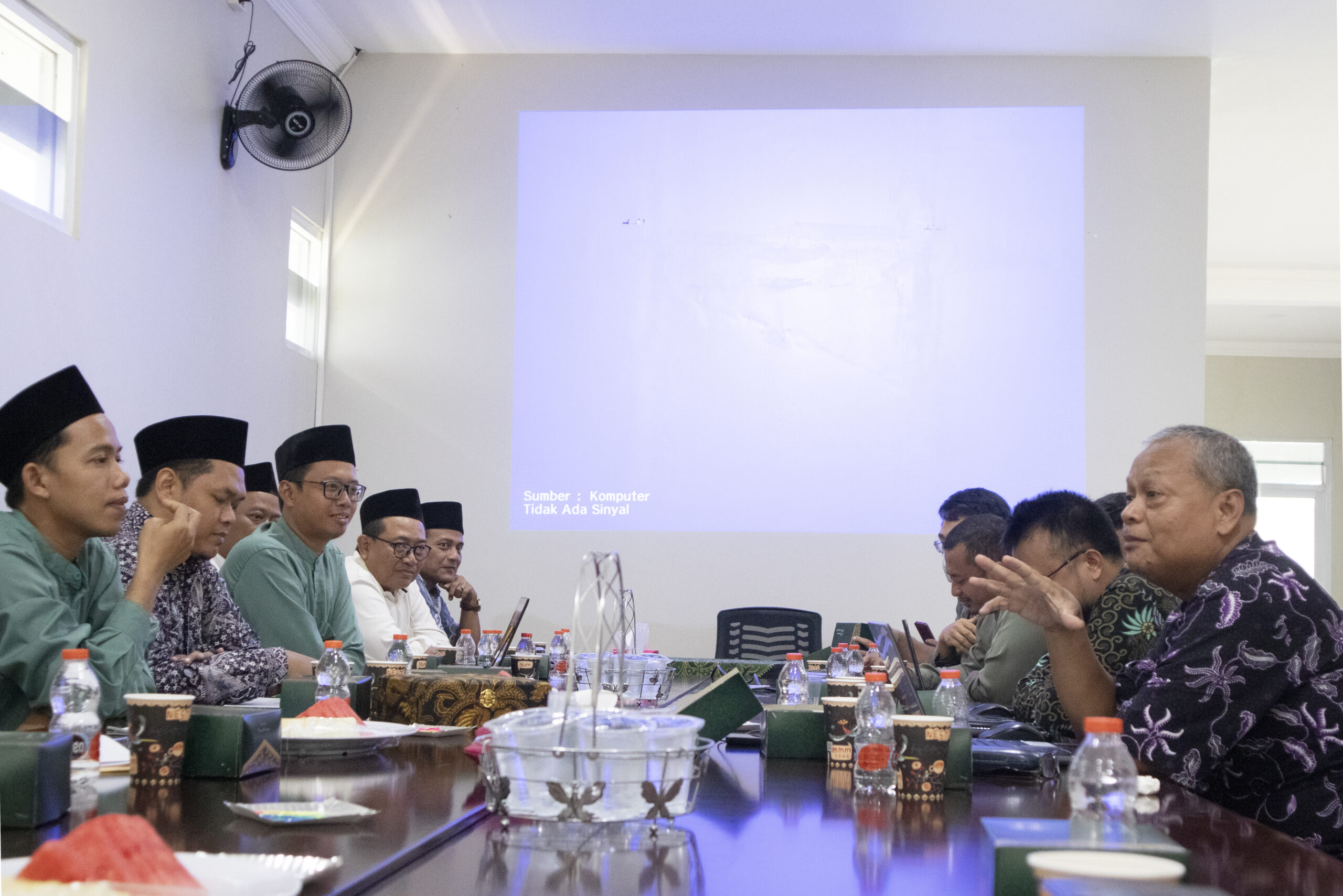 MTs Al-Maliki Cendekia Pekalongan Melaksanakan Studi Wawasan di SMP Al ...